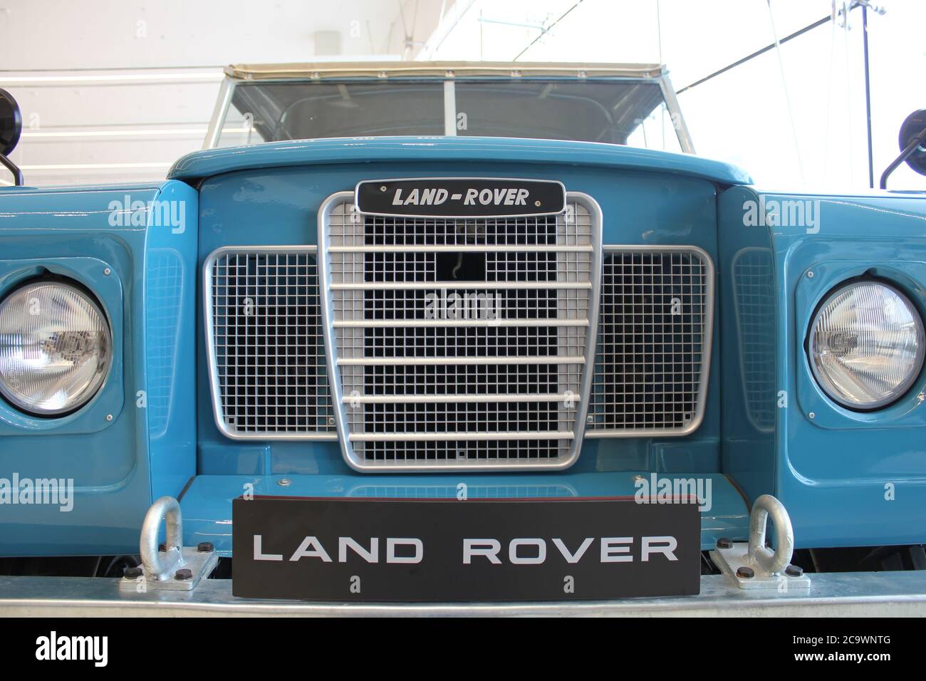 Land rover legacy hi-res stock photography and images - Alamy