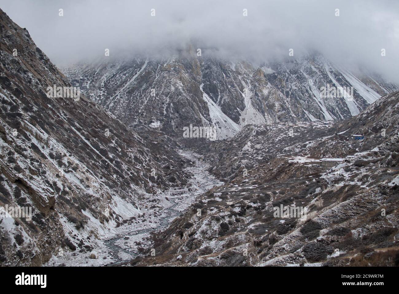 Marshyangdi river by Ledar village, trekking Annapurna circuit ...
