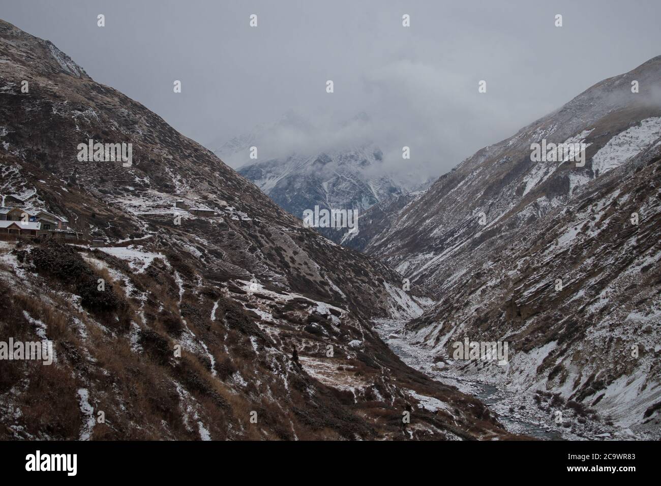 Marshyangdi river by Ledar village, trekking Annapurna circuit ...