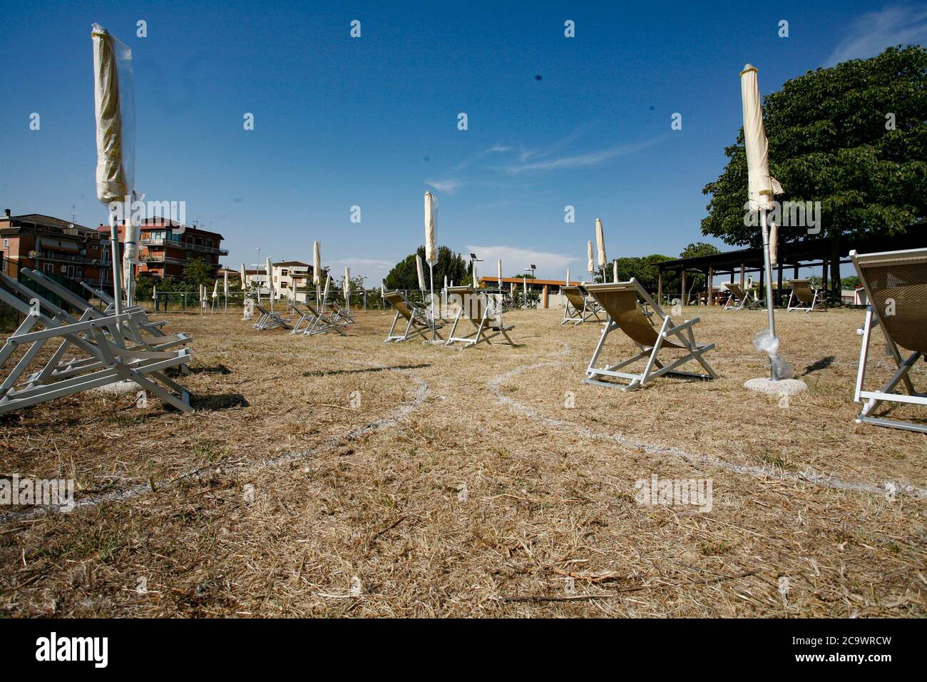 Una delle spiagge urbane ( Torre Maura)organizzate ed allestite dal ...