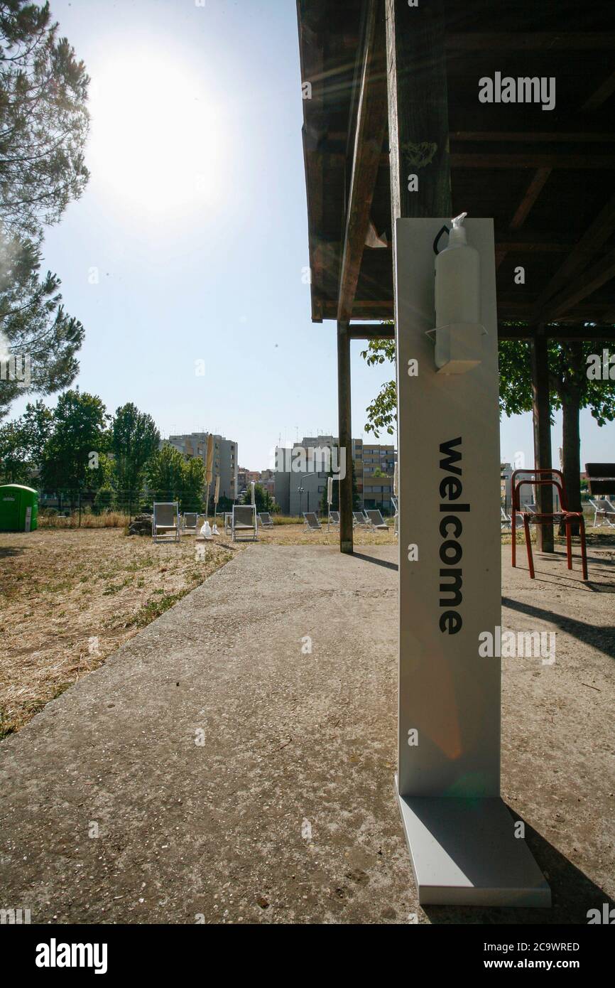 Una delle spiagge urbane ( Torre Maura)organizzate ed allestite dal ...