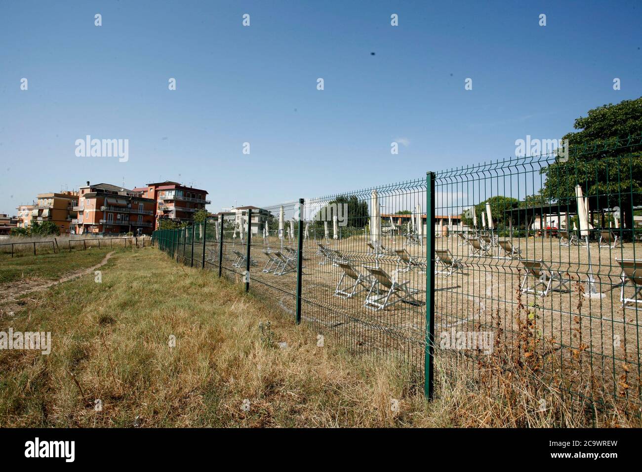 Una delle spiagge urbane ( Torre Maura)organizzate ed allestite dal ...