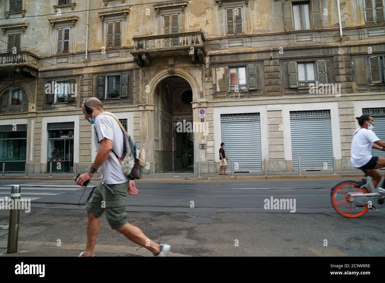 Italy milan street scene hi-res stock photography and images - Alamy