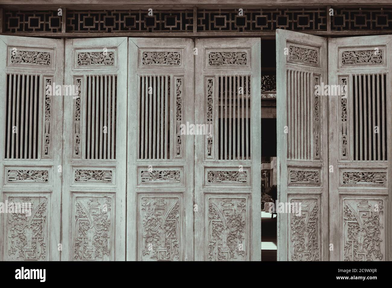 Chinese old traditional style wood carving door Stock Photo - Alamy