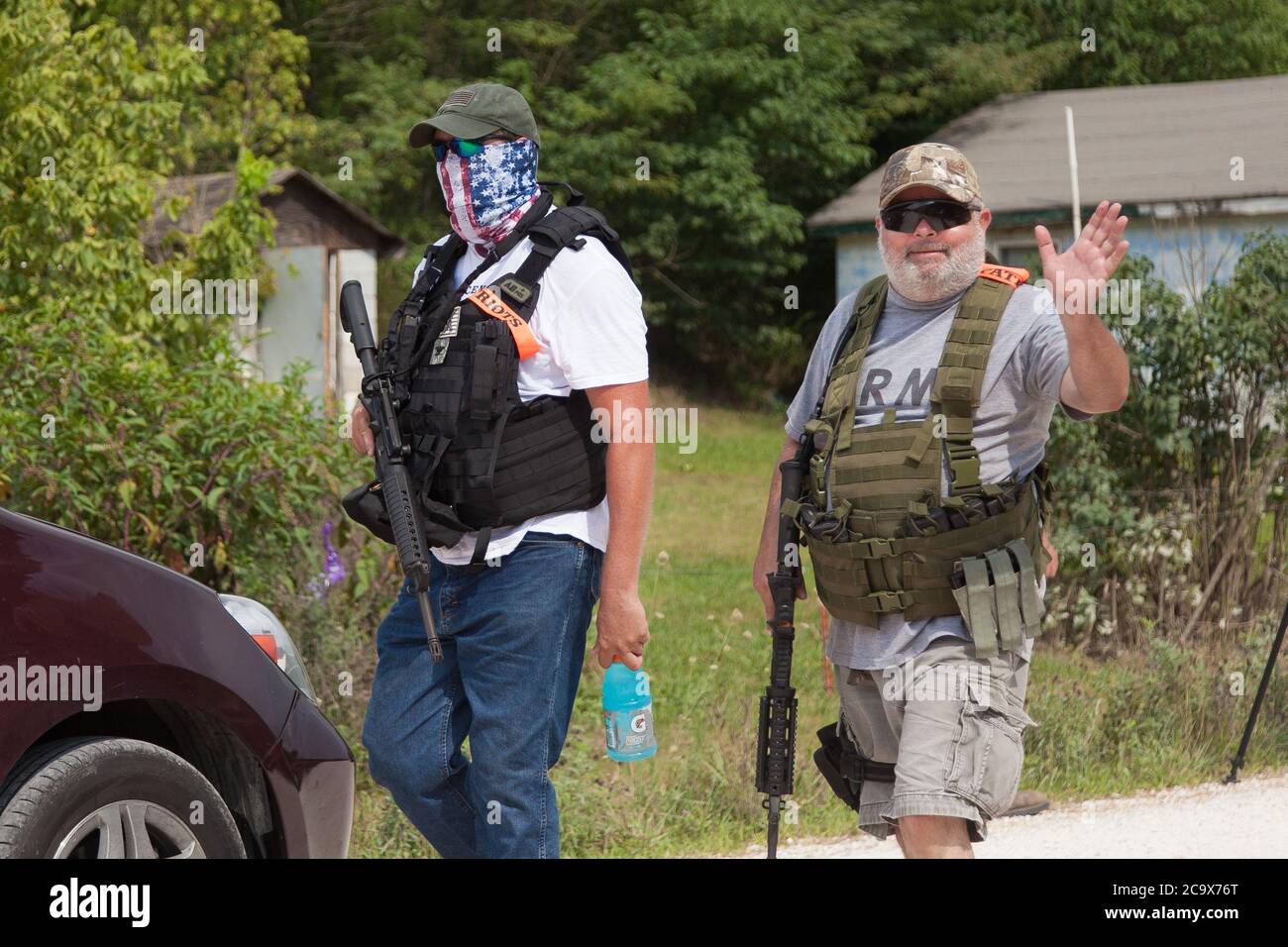 Zinc, Arkansas, USA. 2nd Aug, 2020. Aug. 2, 2020: Armed militia and ...