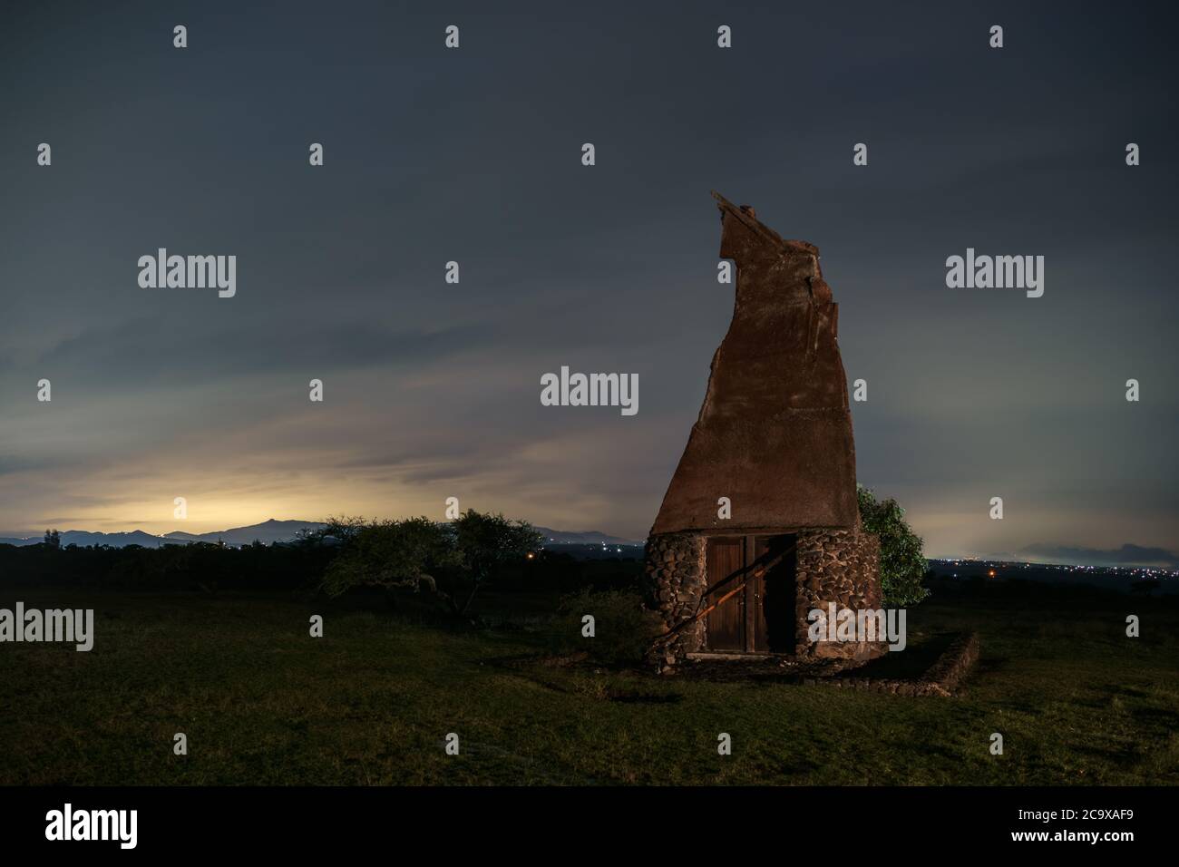 Scary cabin hi-res stock photography and images - Alamy