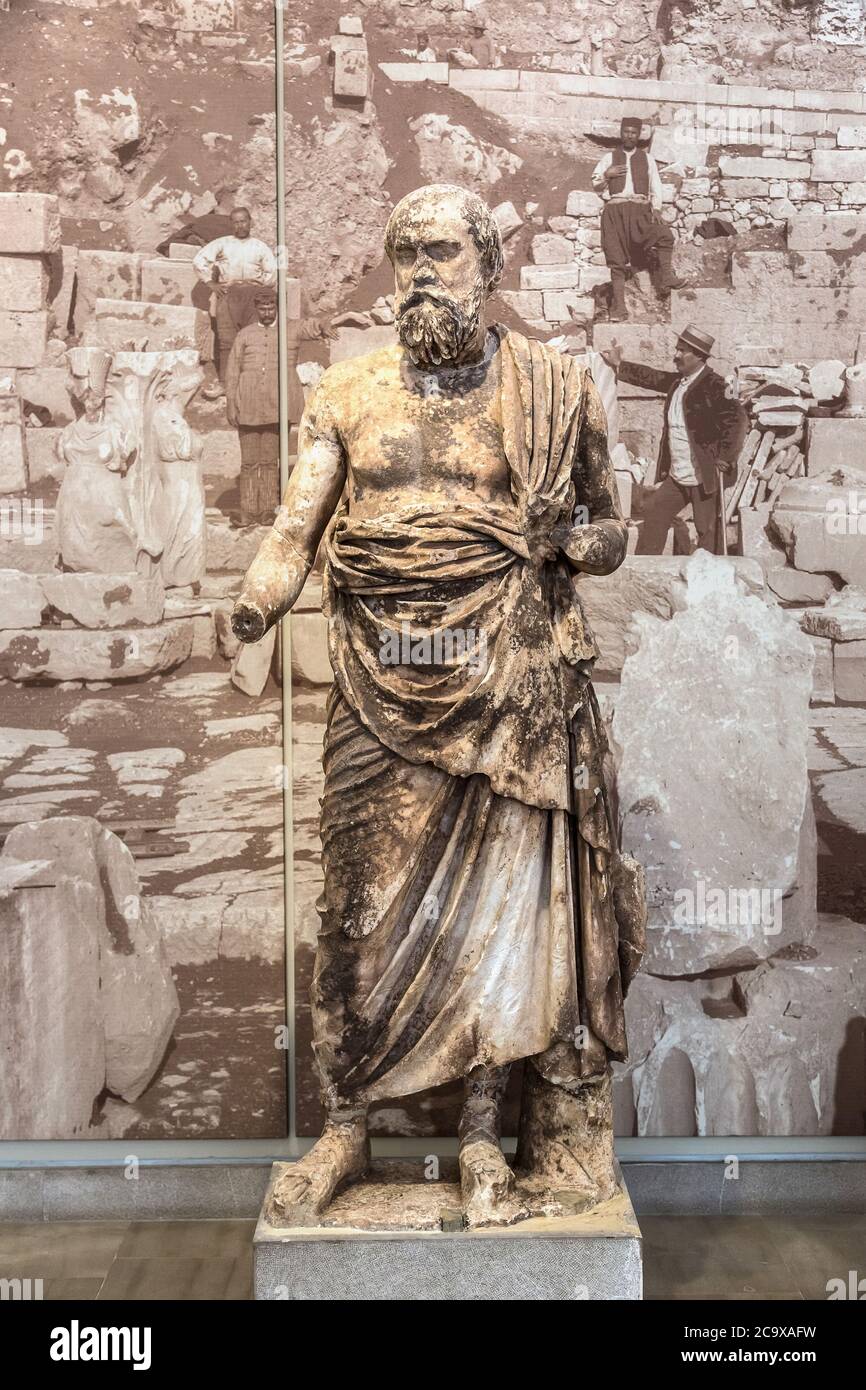 Bronze statue in Delphi museum in Greece Stock Photo - Alamy