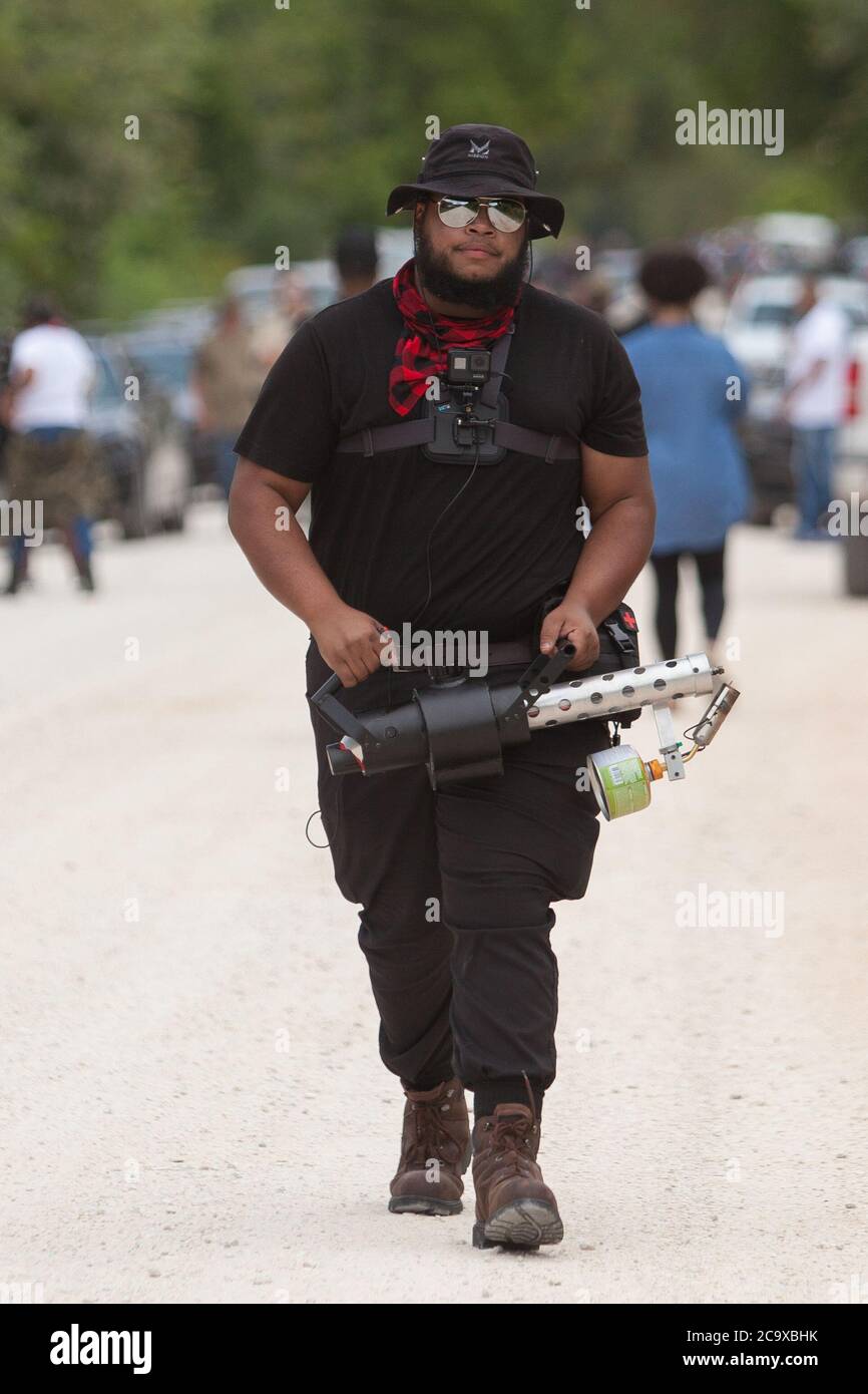 Zinc, Arkansas, USA. 2nd Aug, 2020. QUINN FOSTER of Ozarks Hate Watch ...