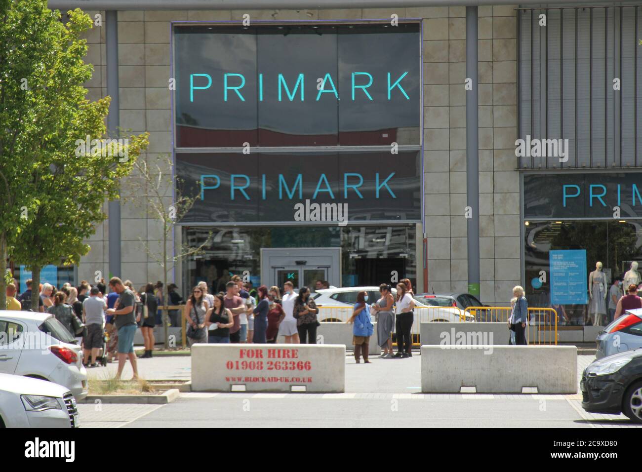 Shopping at rushden lakes hi-res stock photography and images - Alamy