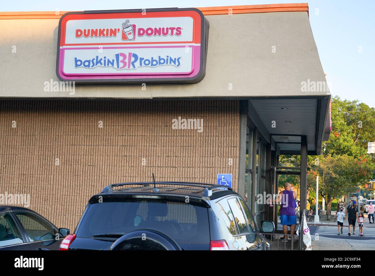 Logo of baskin robbins hi-res stock photography and images - Alamy