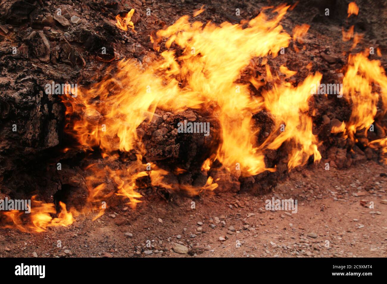 The Yanar Dag-Burning Mountain, Azerbaijan Stock Photo - Alamy