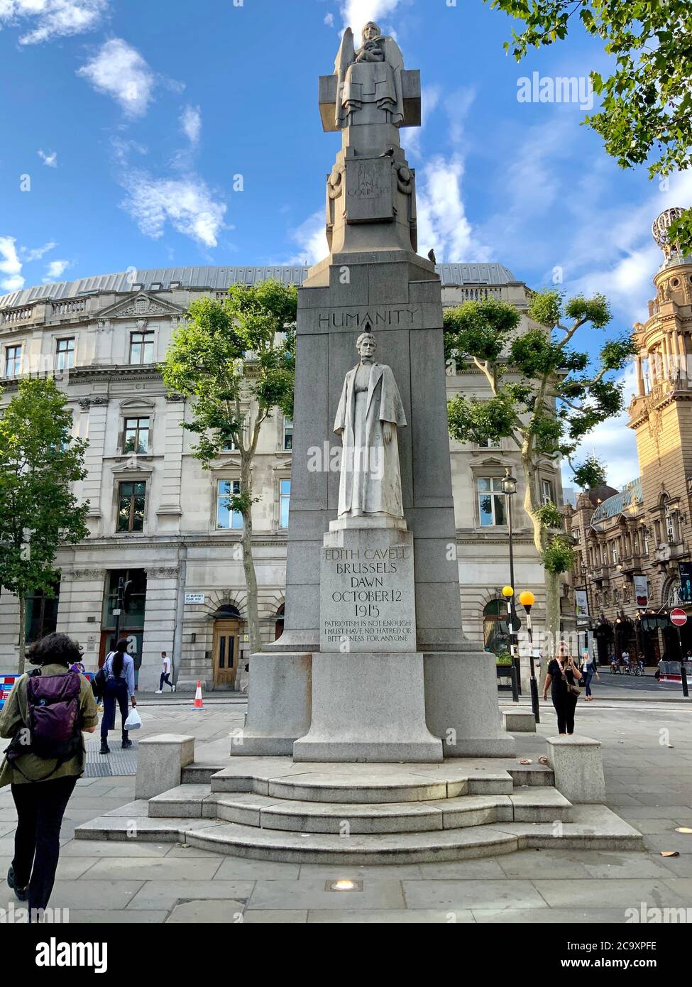 Edith cavell statue london england hi-res stock photography and images ...