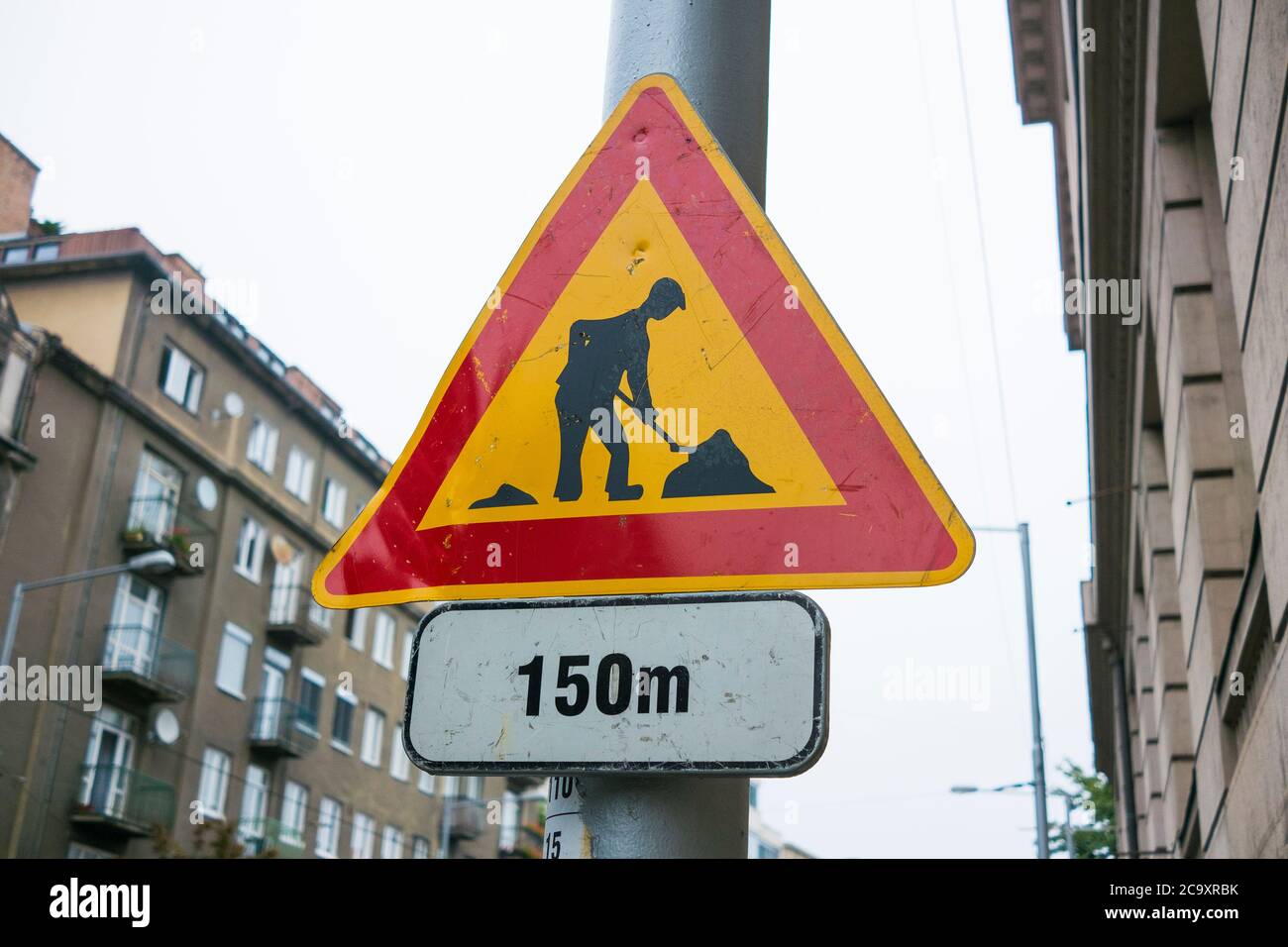 Pole mounted warning sign hi-res stock photography and images - Alamy