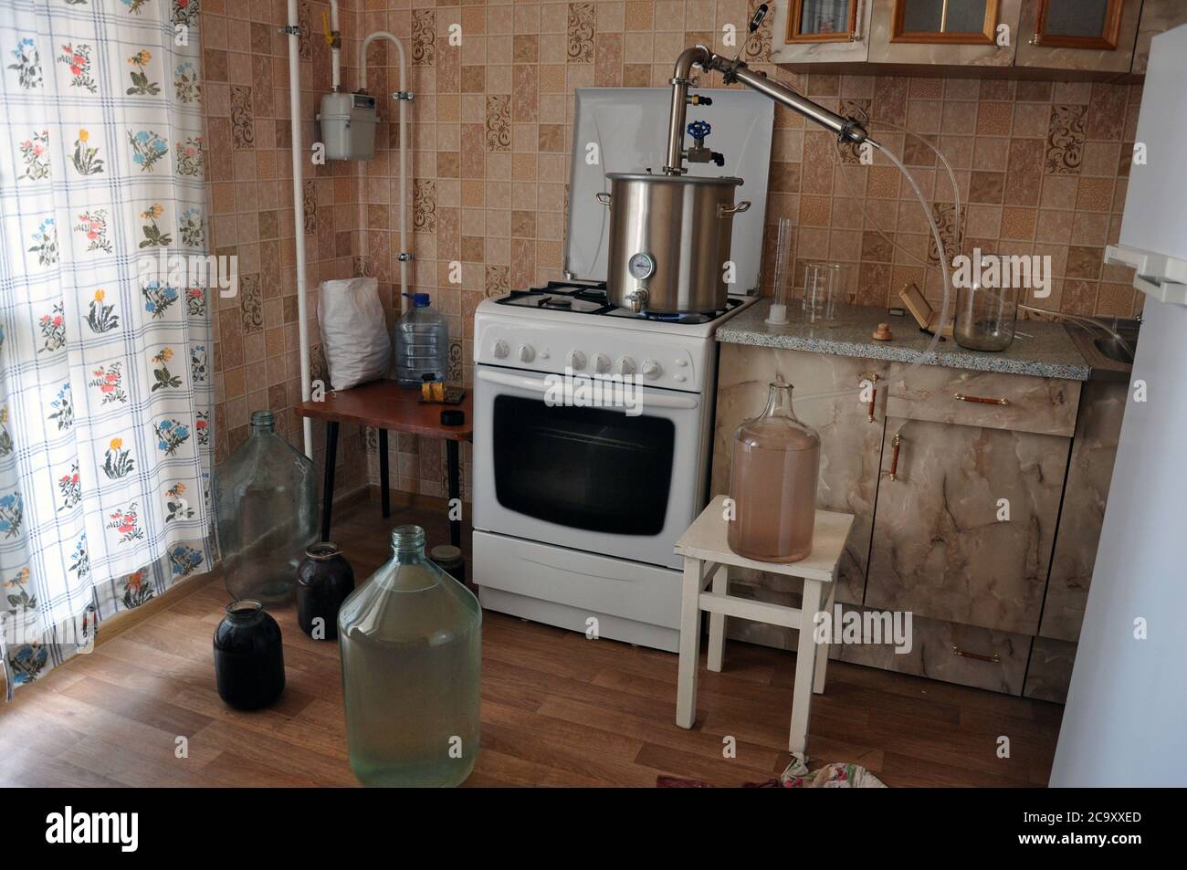 Distillation Column High Resolution Stock Photography and Images - Alamy