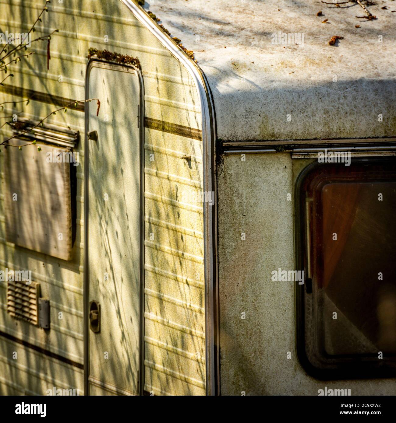 Broken vehicule hi-res stock photography and images - Alamy