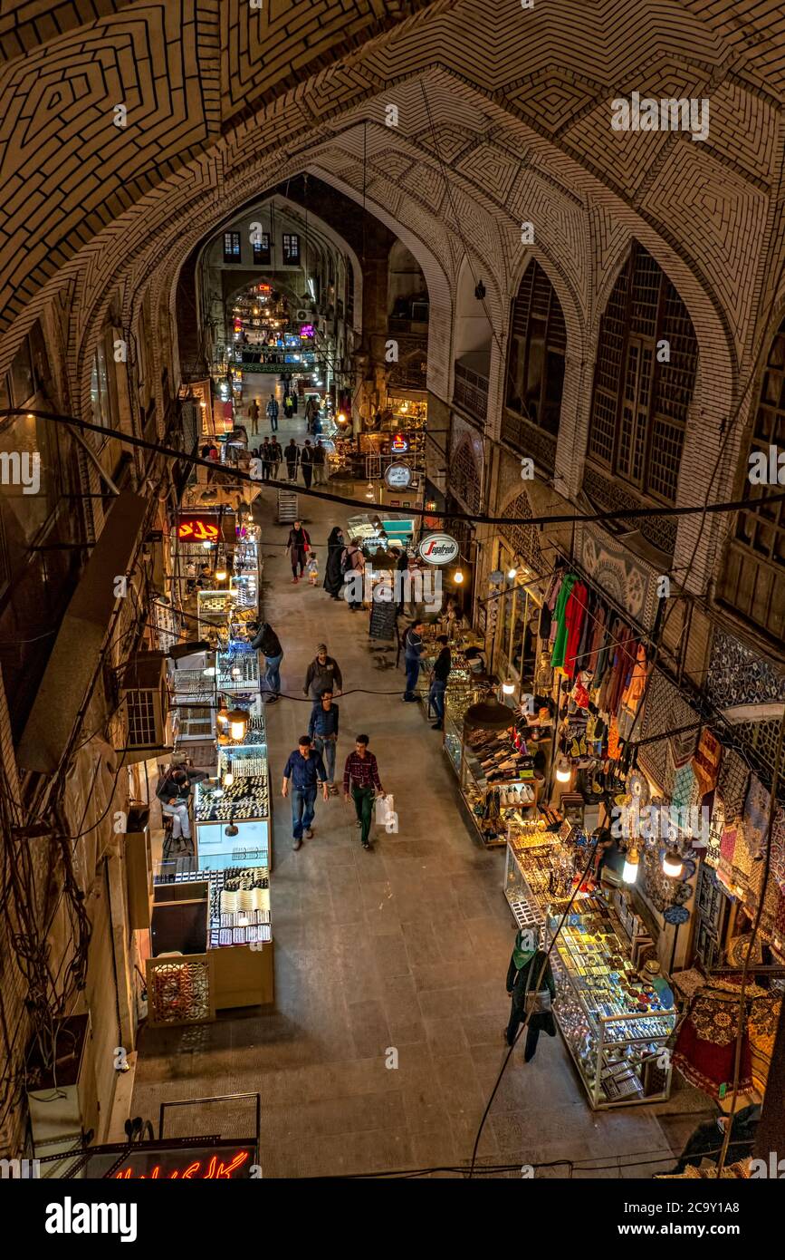 Isfahan bazaar copper hi-res stock photography and images - Alamy