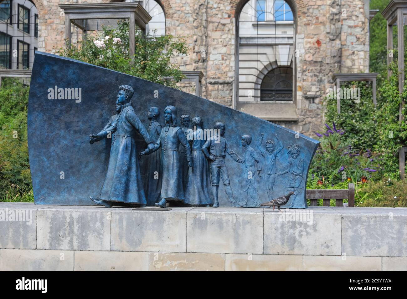 Memorial statue commemorating Christ’s Hospital School’s 350 years ...