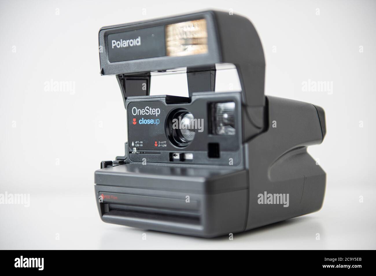 A Polaroid One Step Close up 600 instant film camera Stock Photo - Alamy