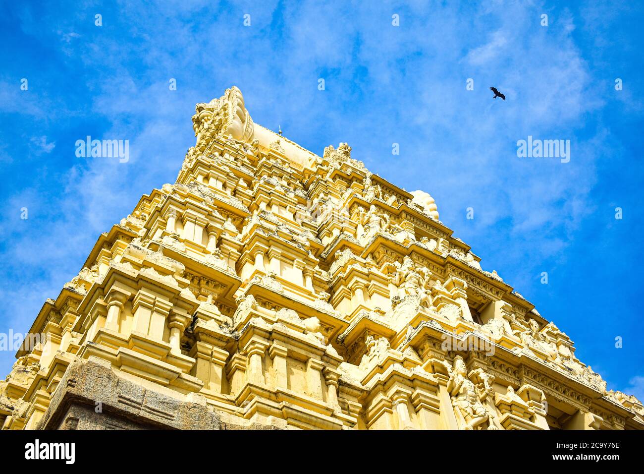 Indian ancient hindus architecture hi-res stock photography and images ...