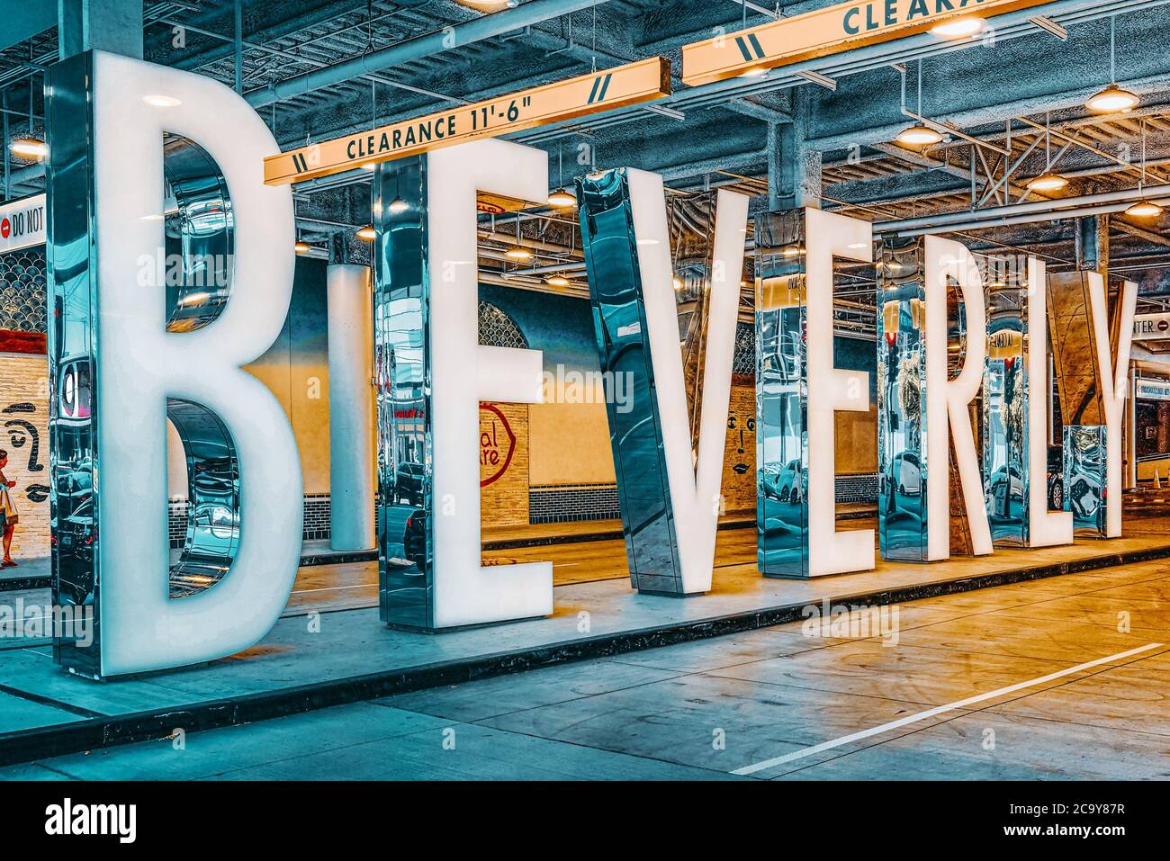 Beverly hills garage hi-res stock photography and images - Alamy