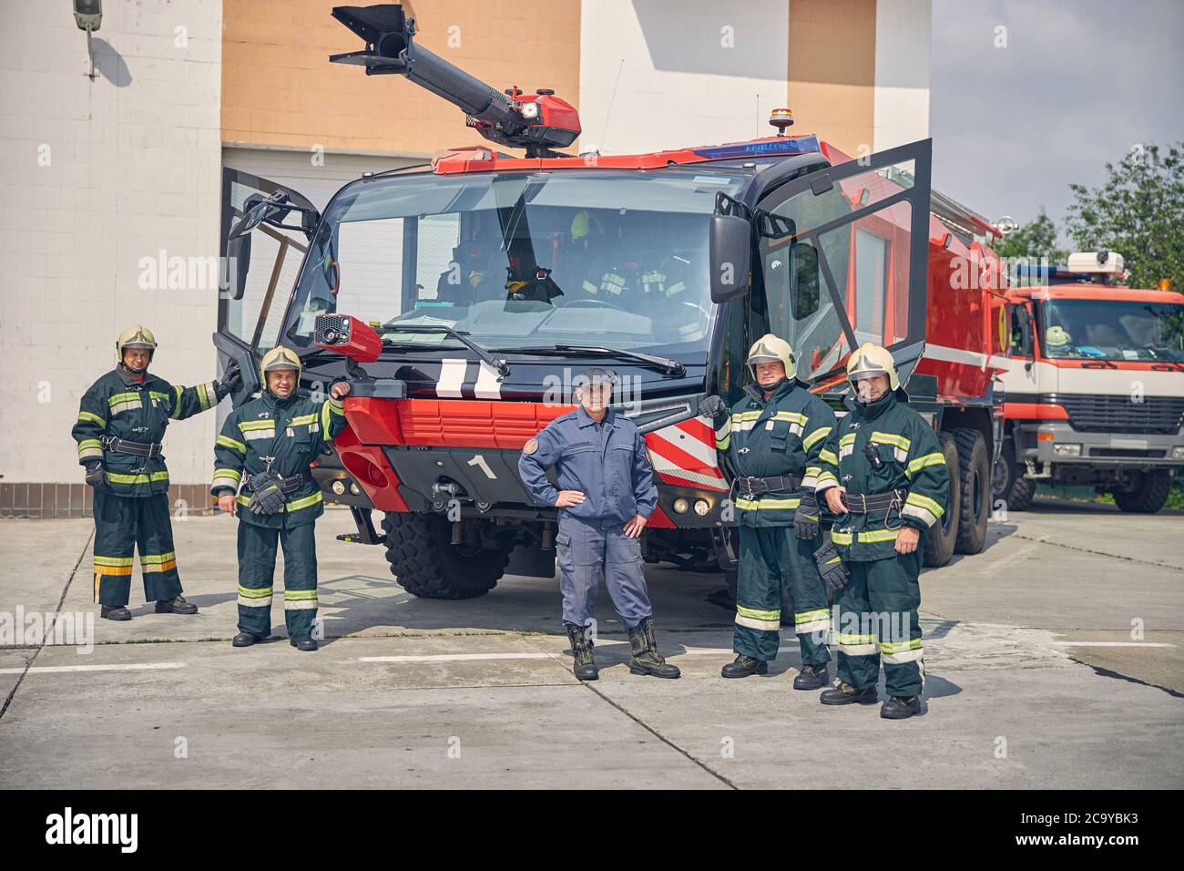 Five fire fighter hi-res stock photography and images - Alamy