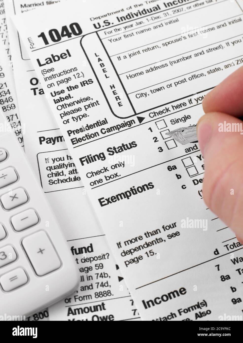 1040 tax form and pen Stock Photo - Alamy