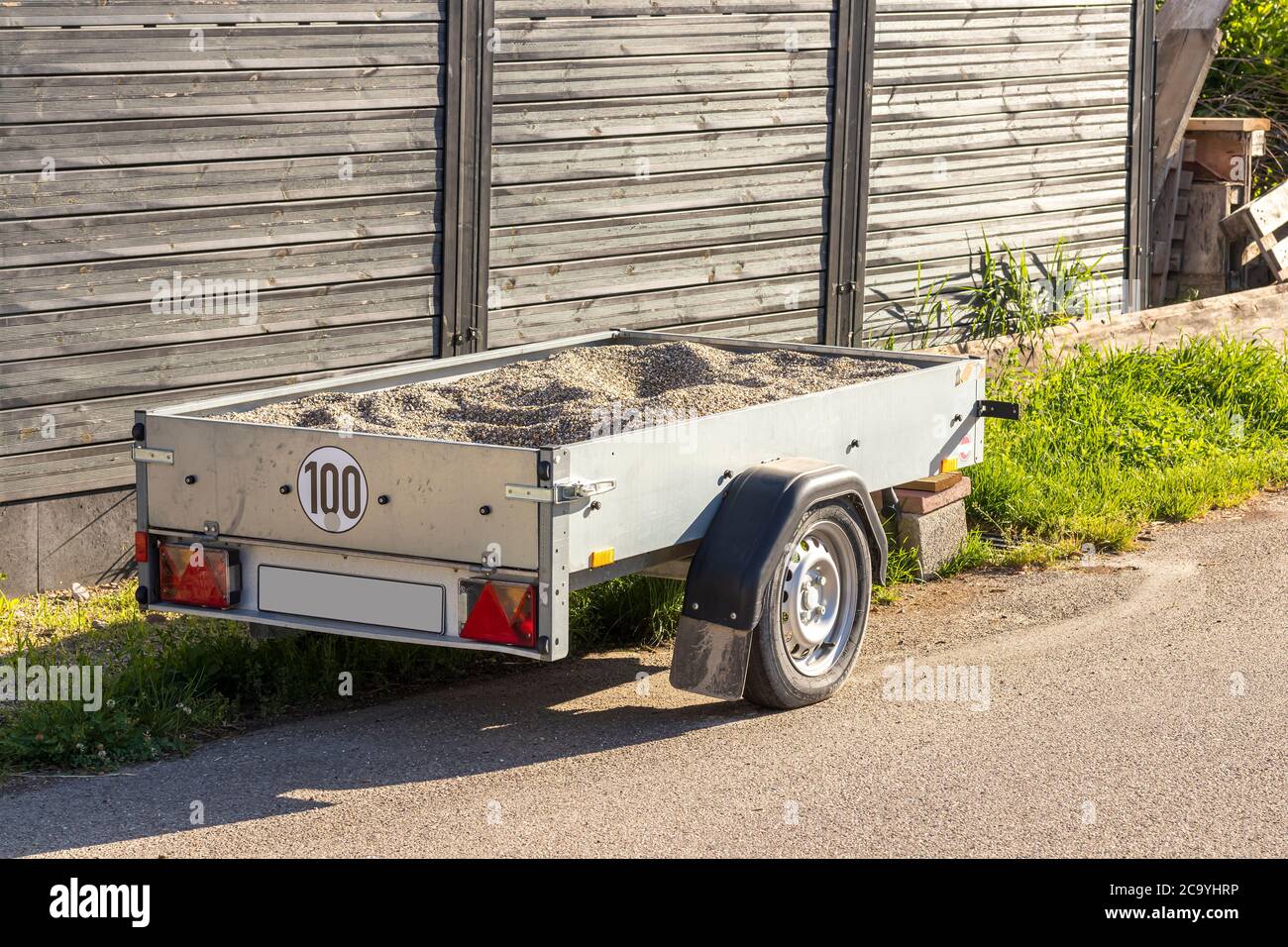 Vehicles parked at the roadside hi-res stock photography and images - Alamy