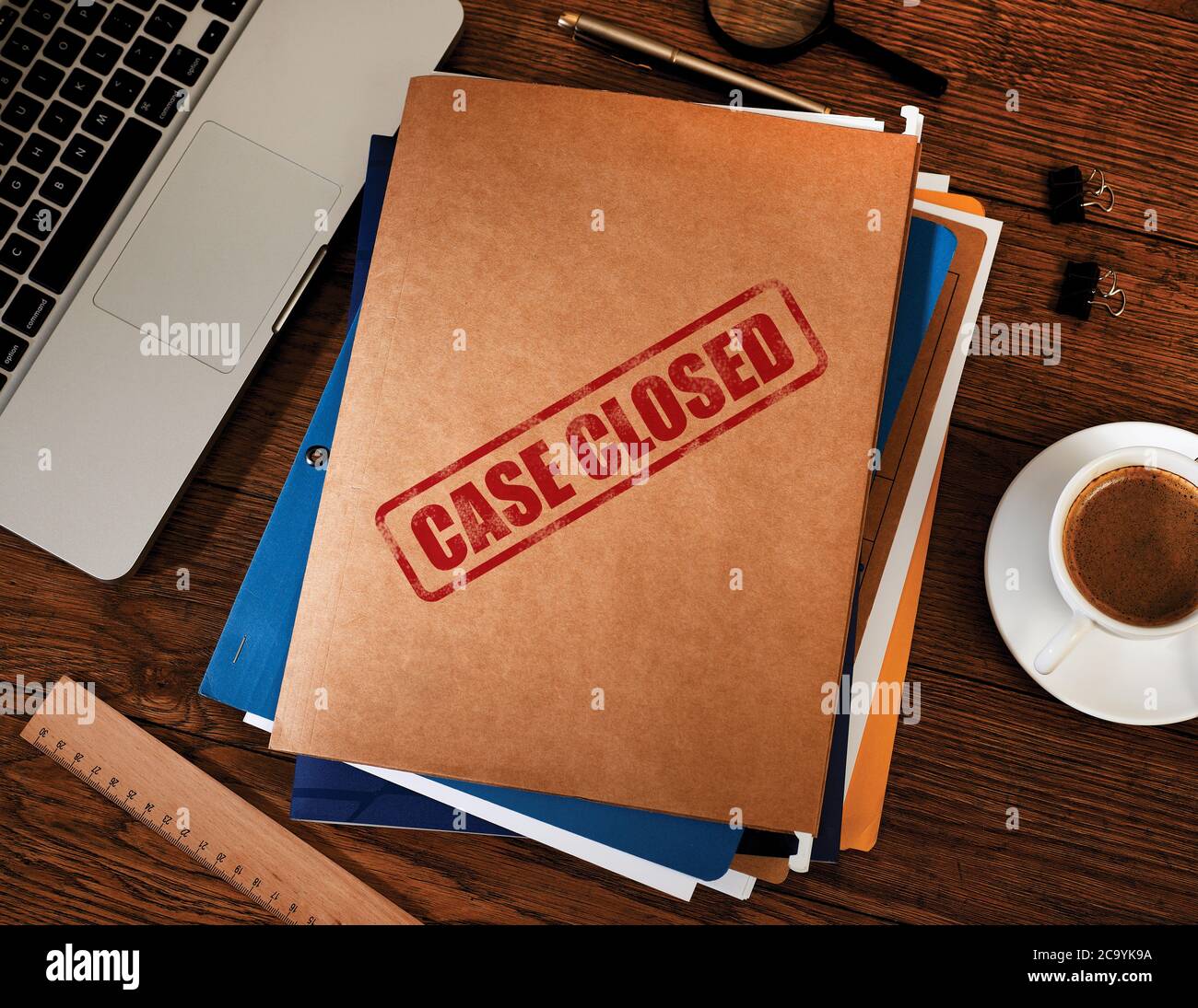 Case closed manila folders Stock Photo - Alamy