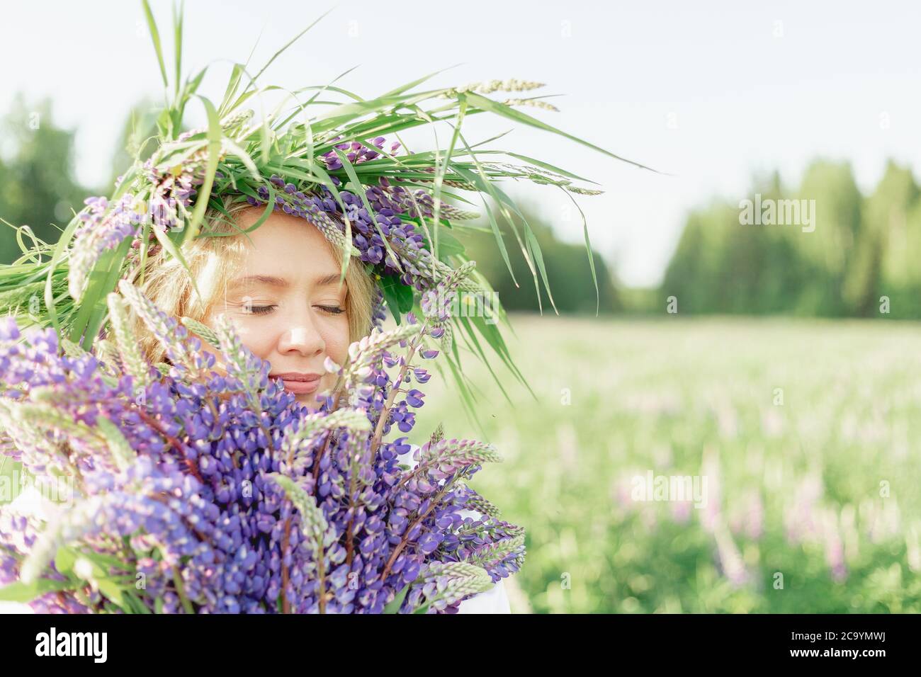 Female bouquet hi-res stock photography and images - Alamy
