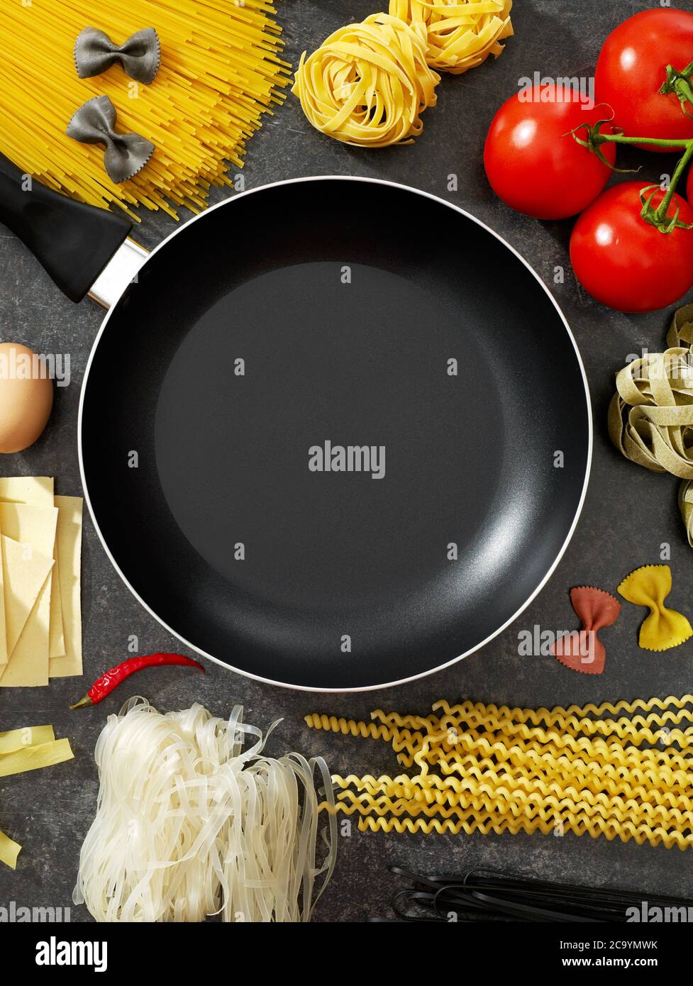 Large pan of chili hi-res stock photography and images - Alamy