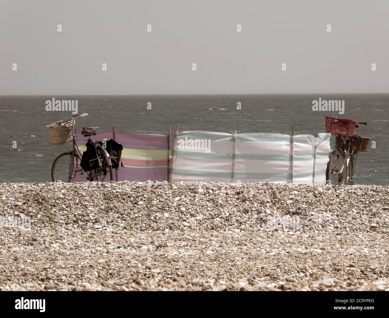 Old fashioned beach scene hi-res stock photography and images - Alamy