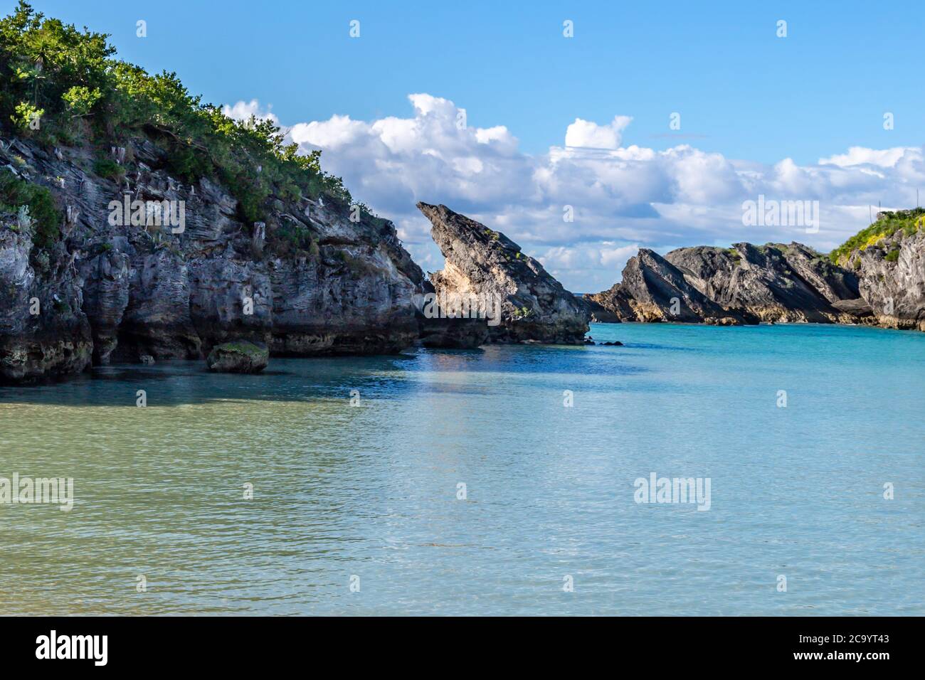 Rock formations in the Atlantic Ocean, off the coast of Bermuda Stock ...