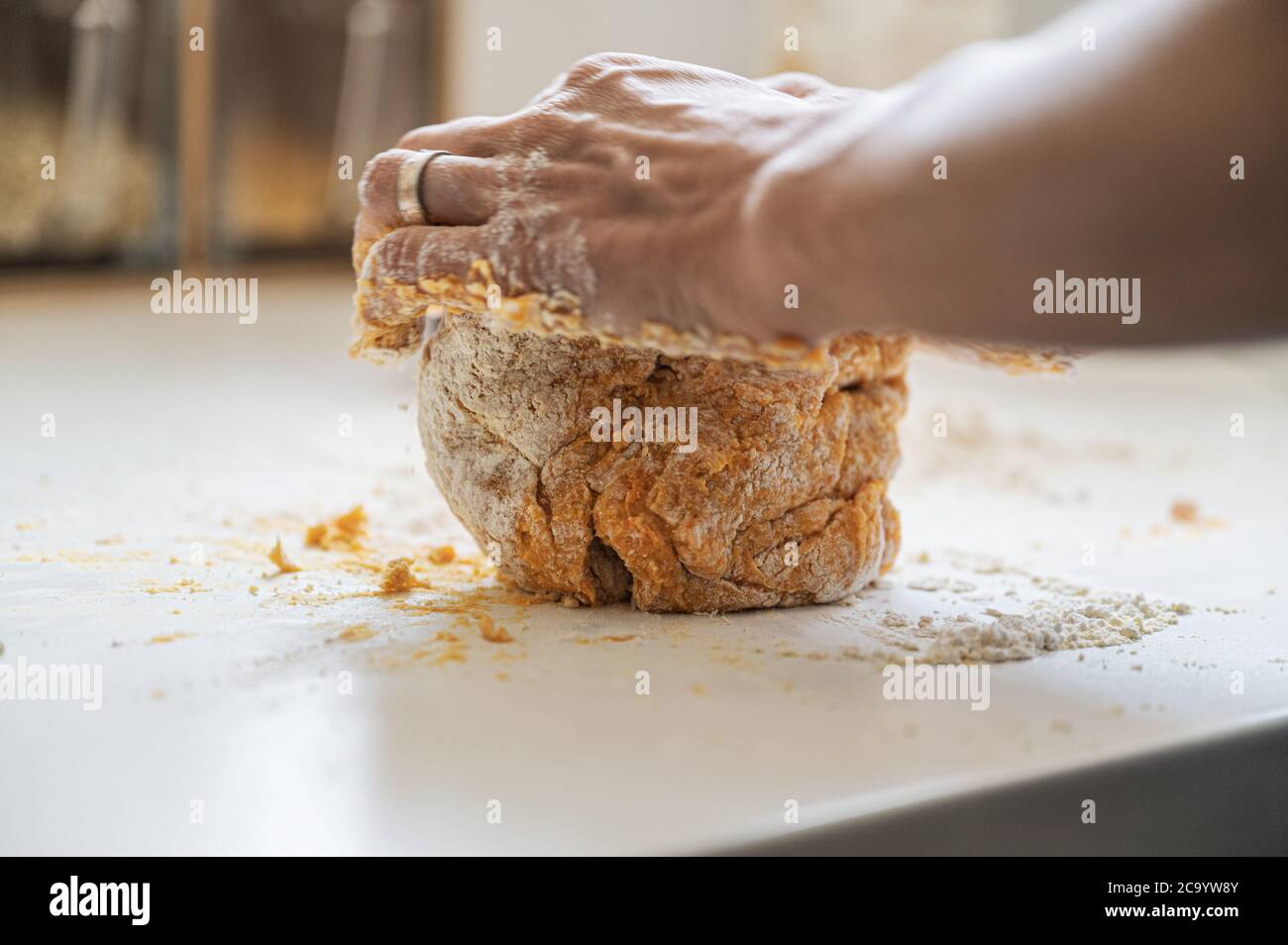Female hands making pasta hi-res stock photography and images - Alamy