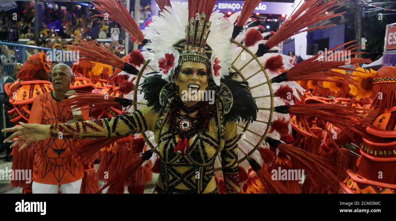 Rio carnival beach parade hi-res stock photography and images - Alamy