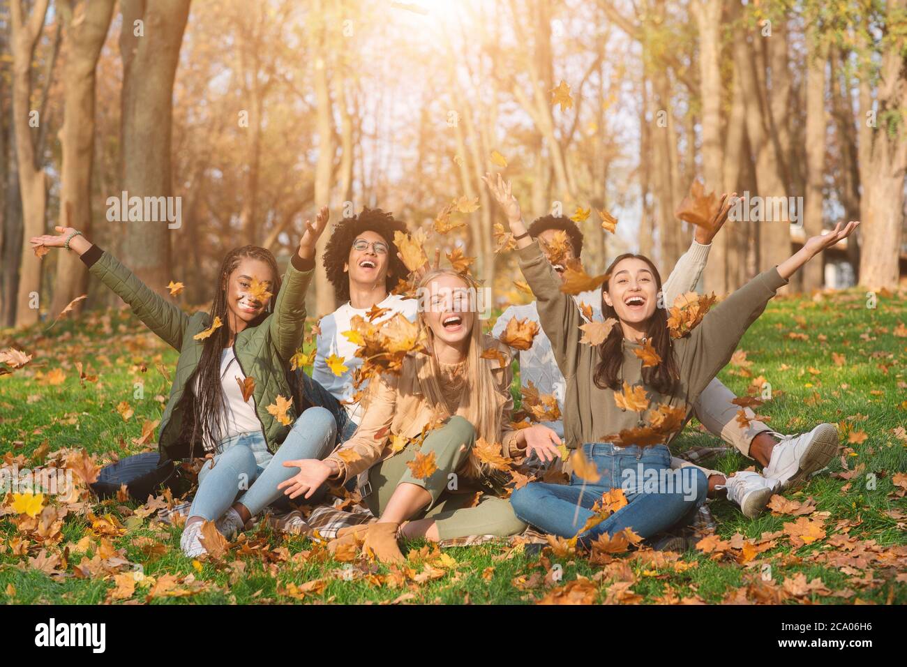 Female friend group fall hi-res stock photography and images - Alamy