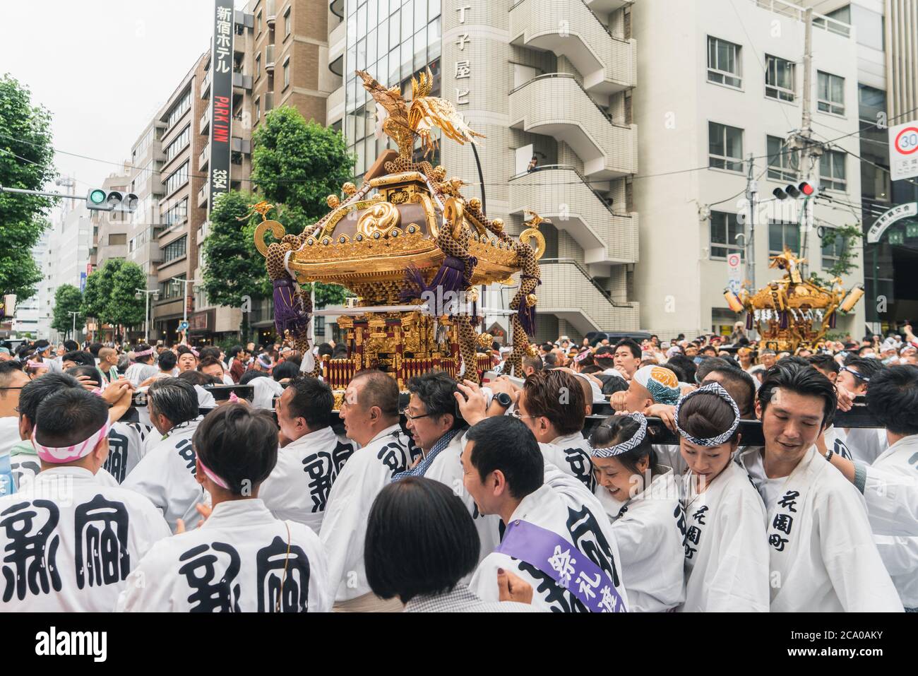 Japan tokyo mikoshi festival matsuri hi-res stock photography and ...