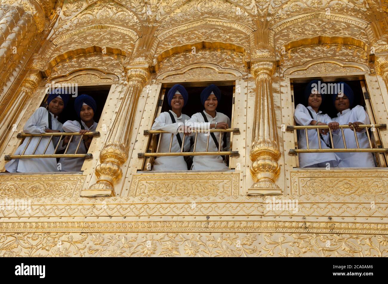 Sikh gold temple hi-res stock photography and images - Alamy