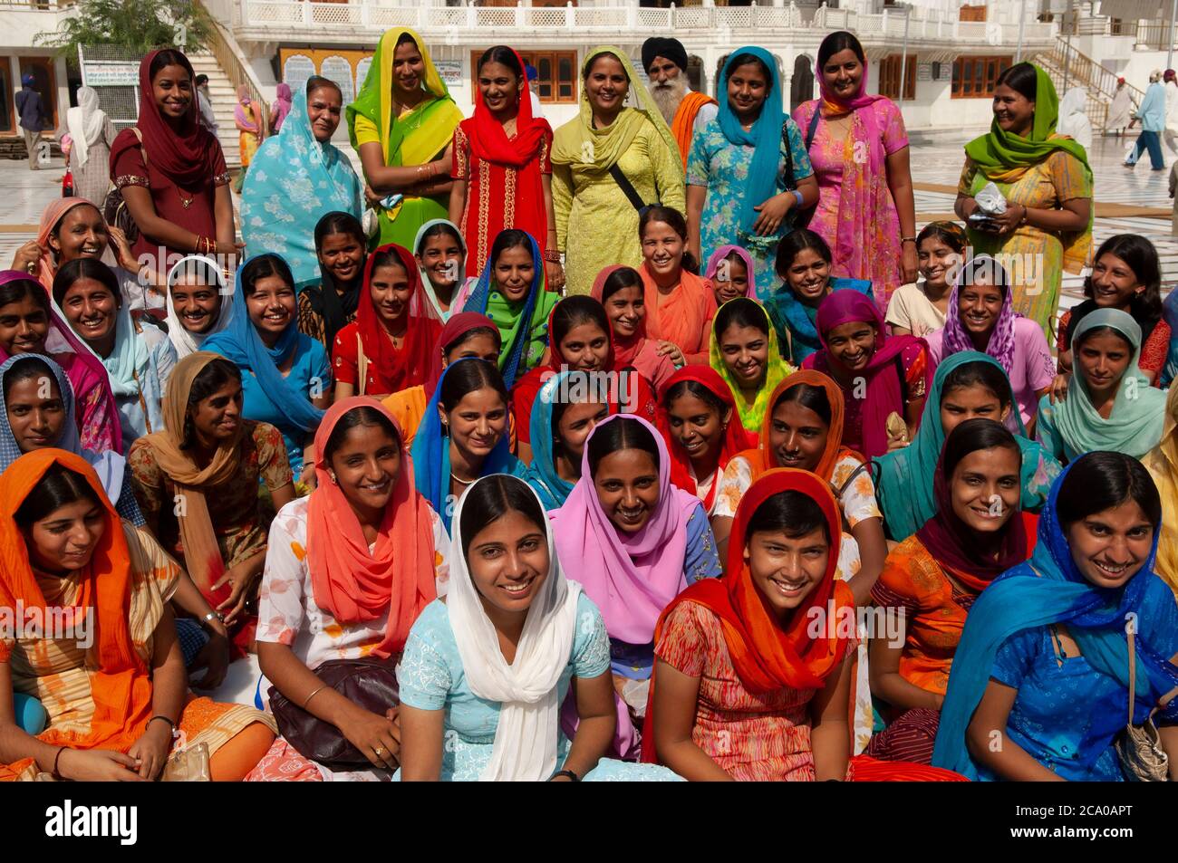 Amritsar sikh people india hi-res stock photography and images - Alamy