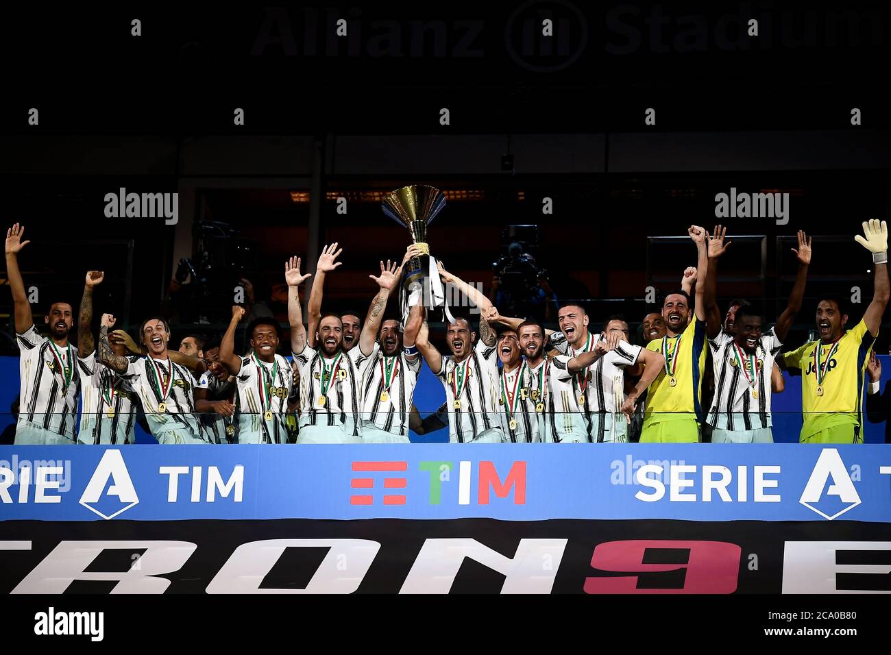 Gianluigi buffon juventus fc and carlo pinsoglio juventus fc hi-res ...