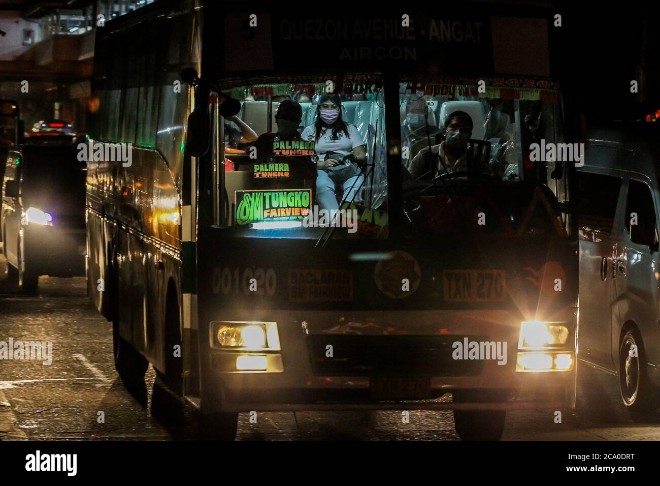 Bus stuck hi-res stock photography and images - Alamy