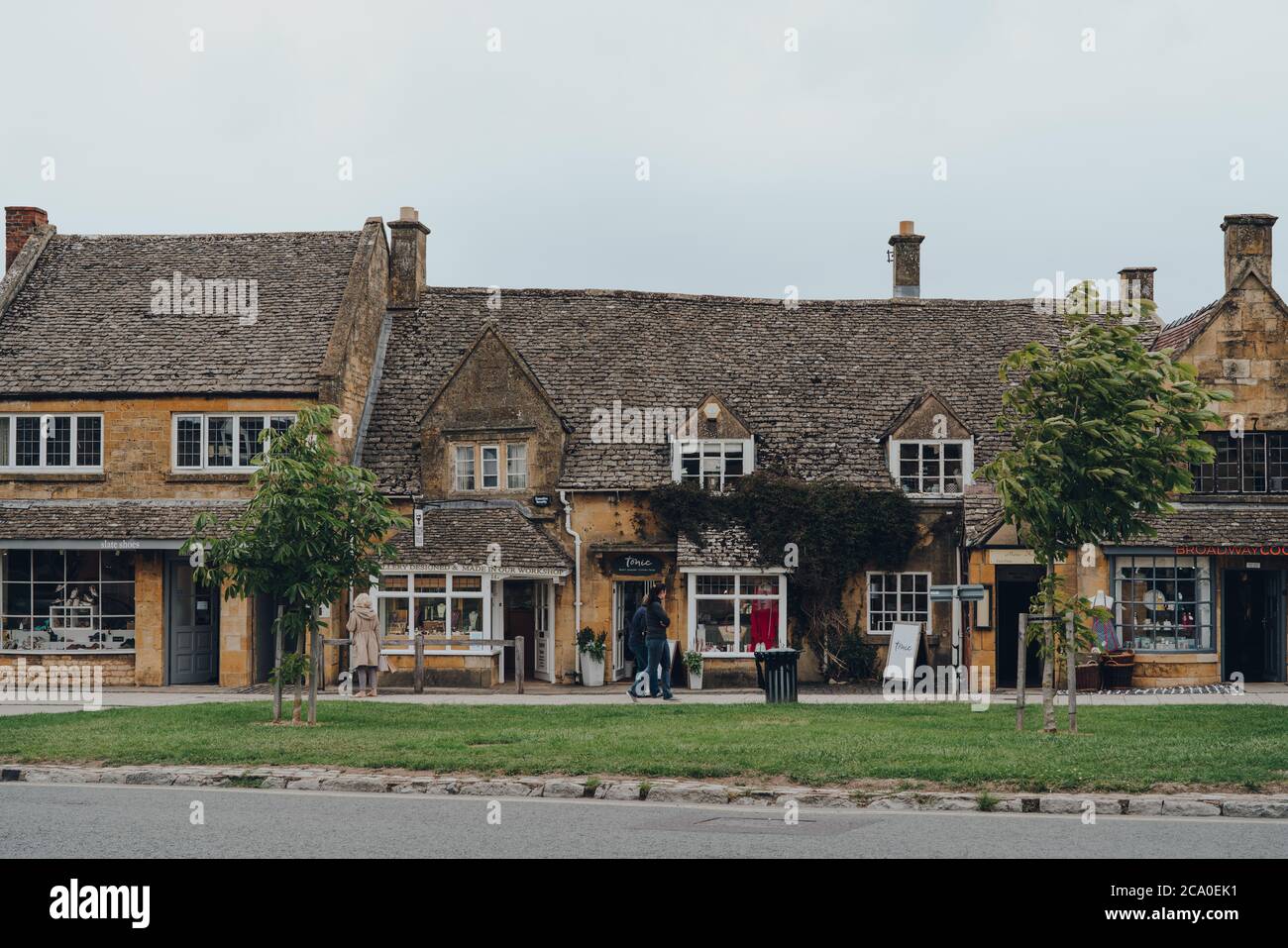 Broadway, UK - July 07, 2020: Shops on a High Street in Broadway, a ...