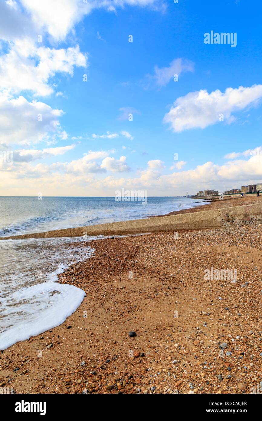 Groynes brighton beach hi-res stock photography and images - Alamy