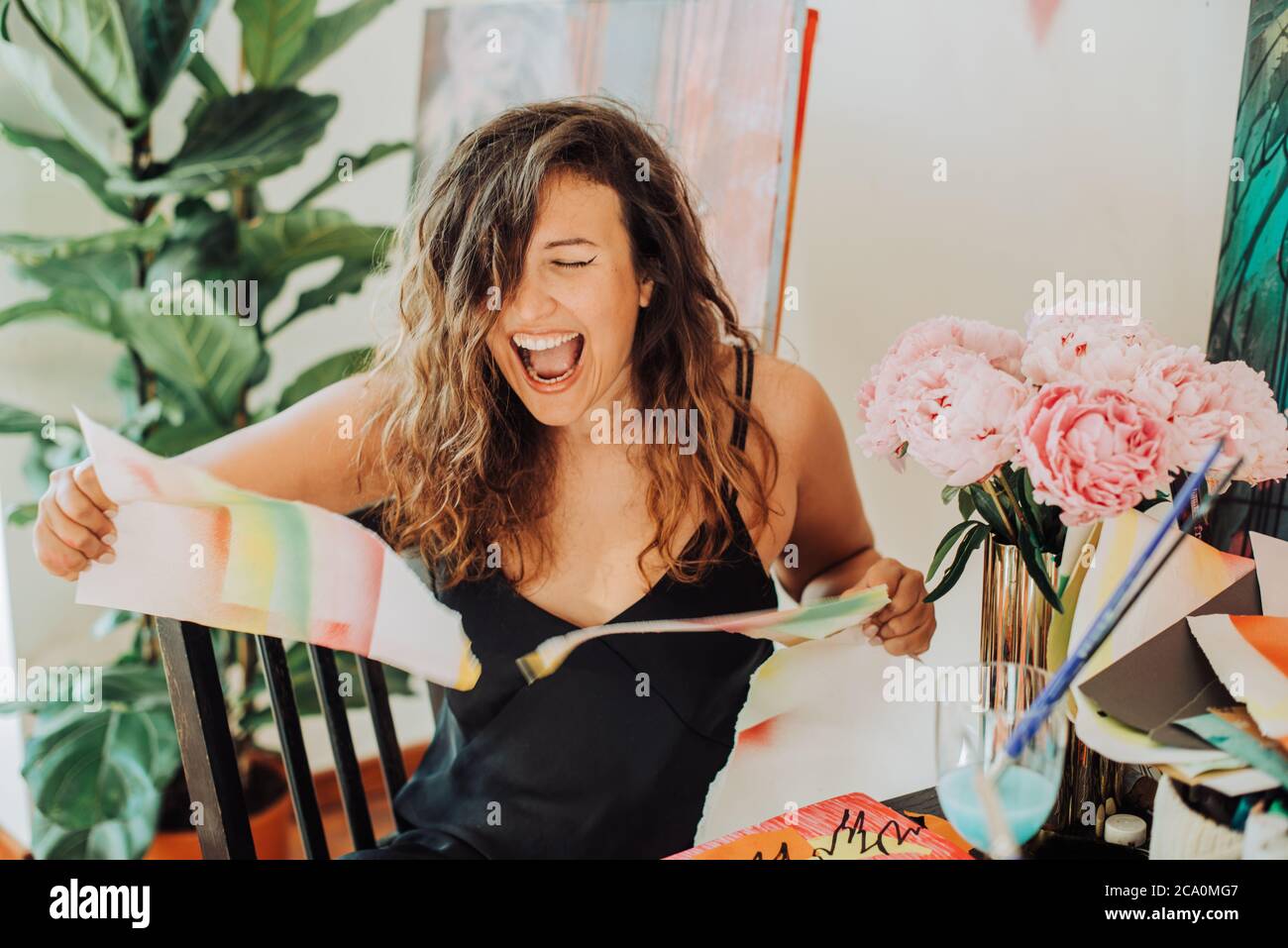 Woman destroying picture hi-res stock photography and images - Alamy