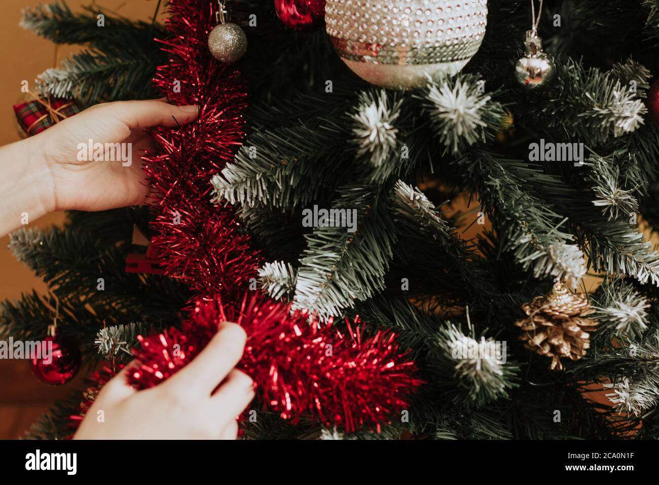 Tinsel body hi-res stock photography and images - Alamy