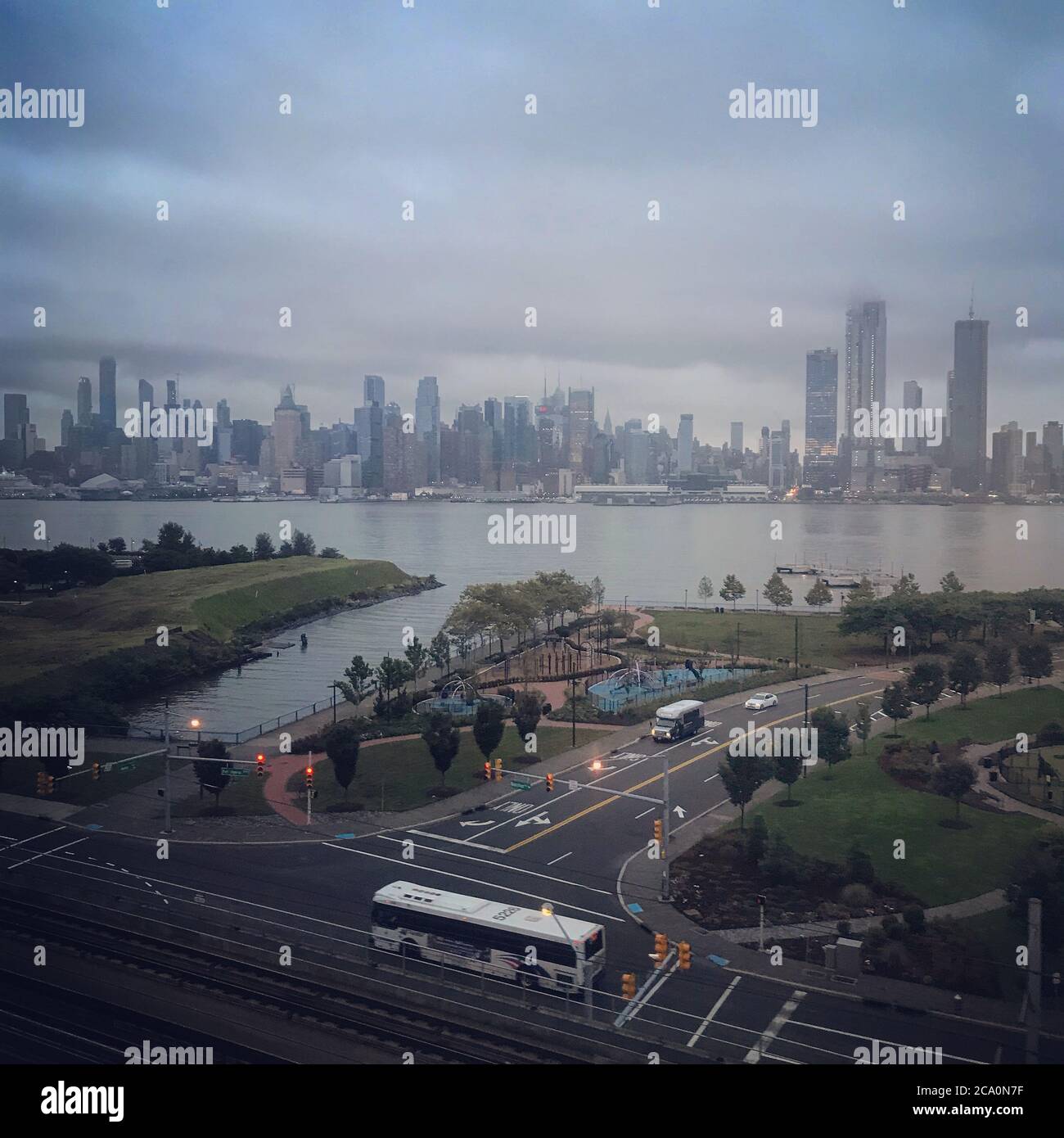 Mid town manhattan new york city hi-res stock photography and images ...
