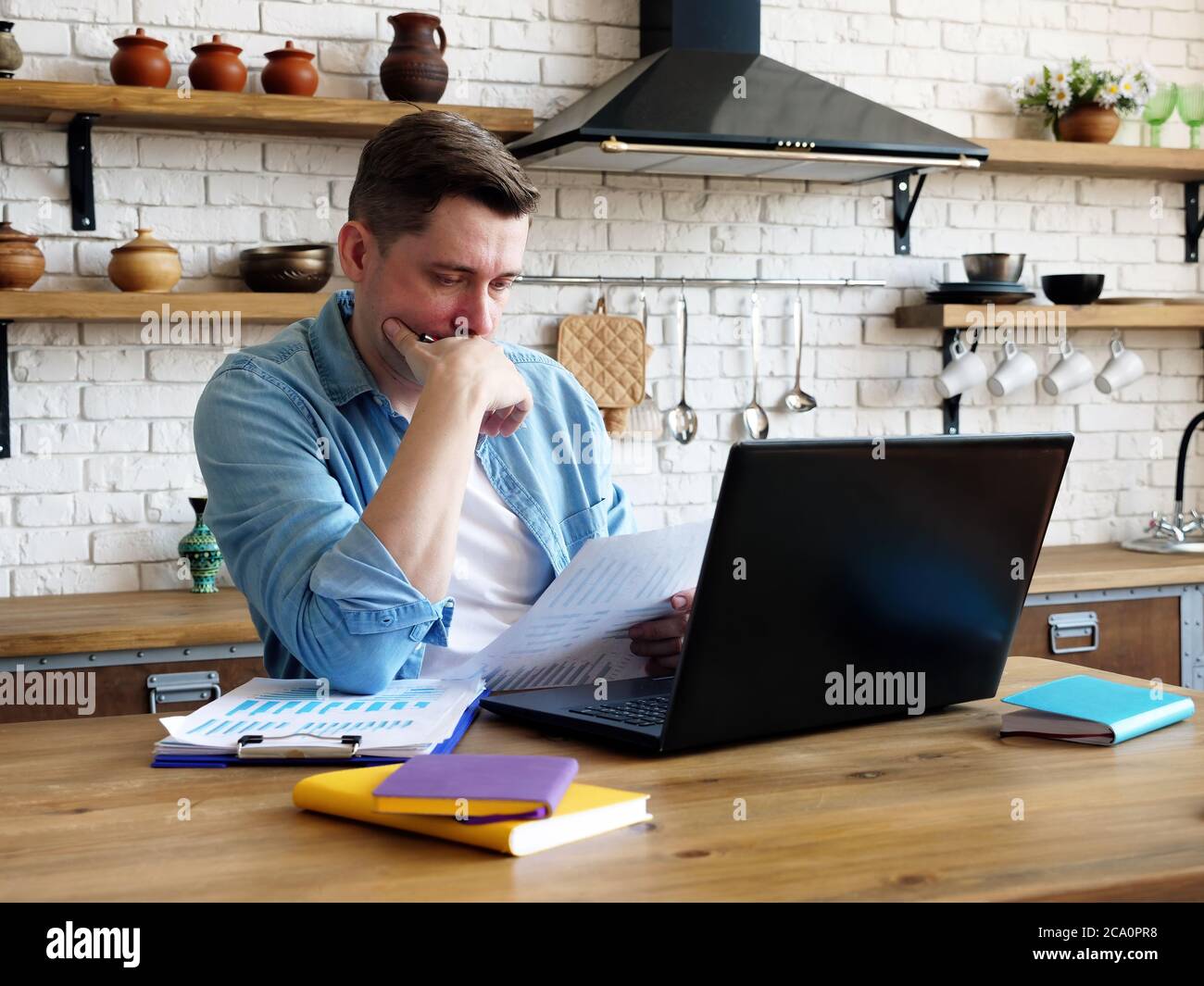 Freelancer works from home hi-res stock photography and images - Alamy
