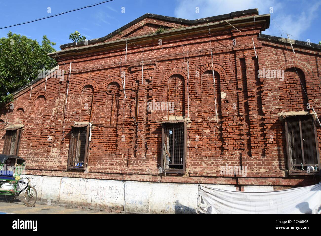 British period godown opposite Ramkrishnapur ghat, Howrah. India Stock Photo - Alamy