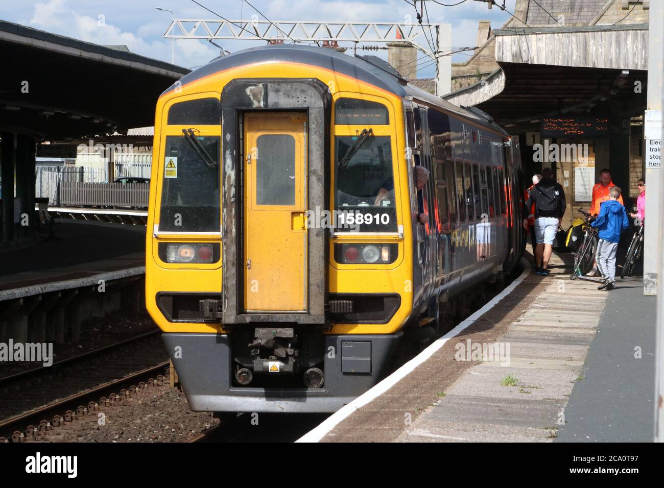 Northern rail class 158 diesel hi-res stock photography and images - Alamy