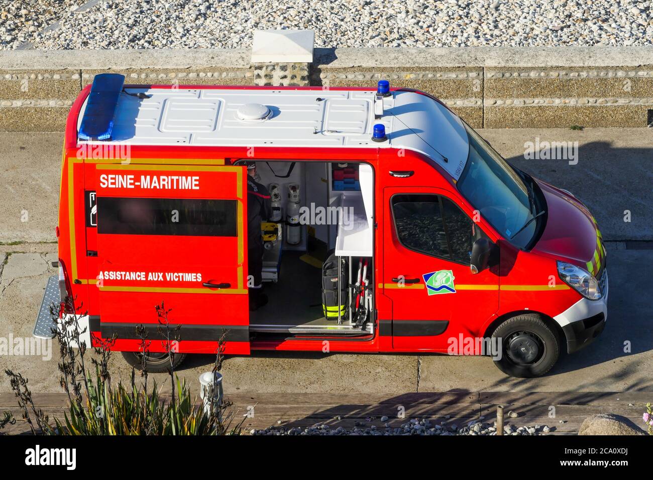 Ambulance de pompiers hi-res stock photography and images - Alamy