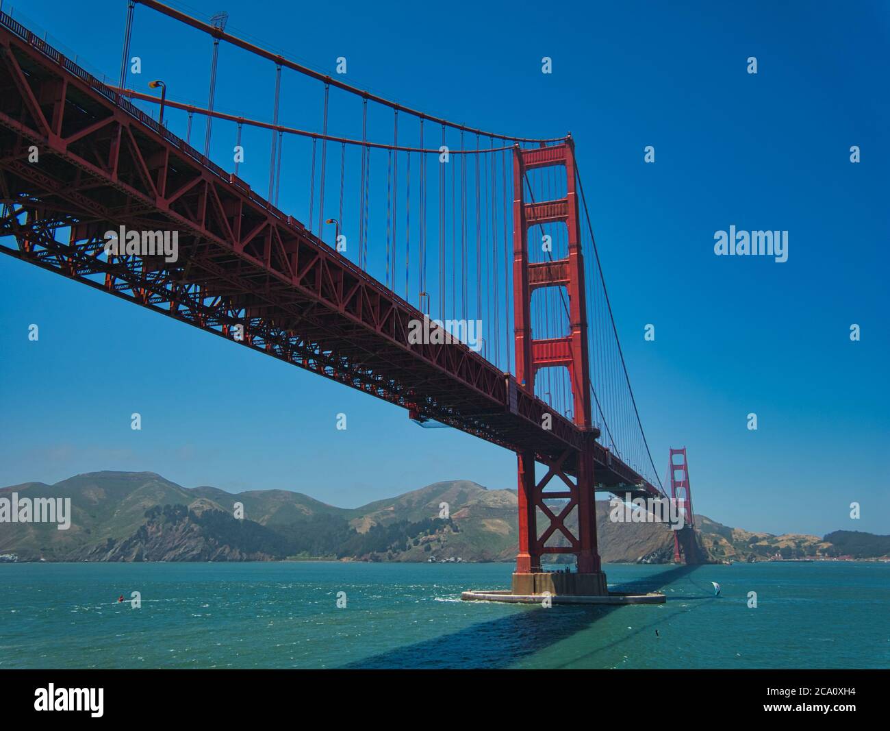 The impressive size of the Golden Gate Bridge in San Francisco Stock ...